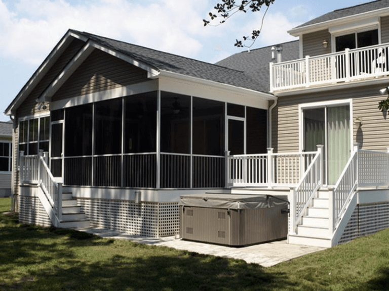 How to Choose the Best Screened in Porch Materials - EasyHomeTips.org