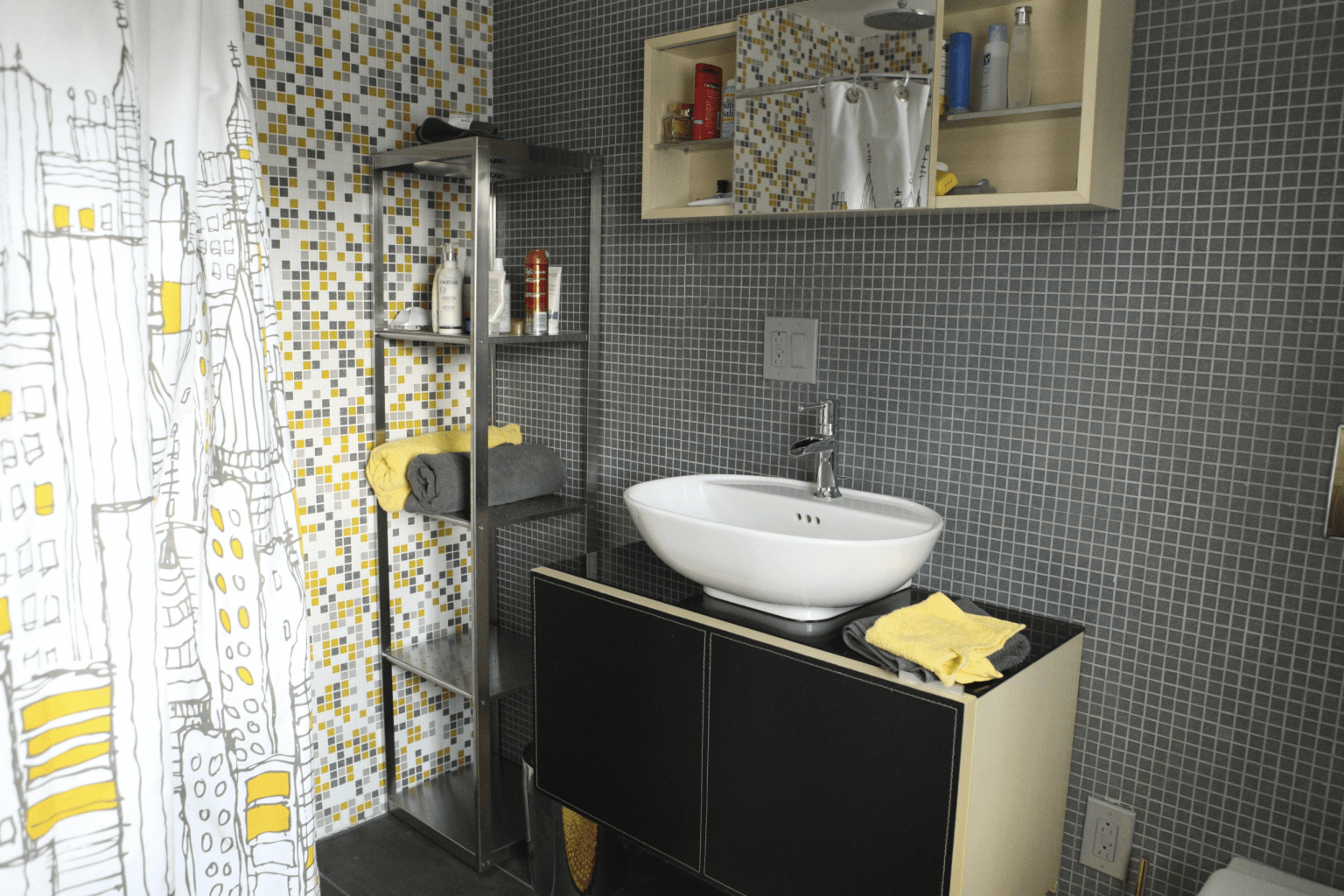 Awesome Yellow Bathroom Tile Ideas - EasyHomeTips.org
